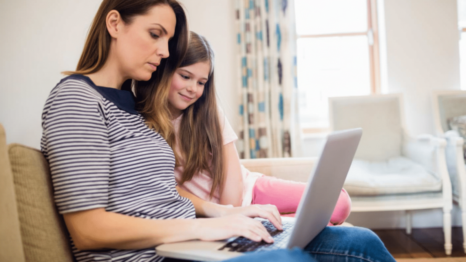 Financial Aid for Single Moms: Grants and Resources - Rich Single Momma